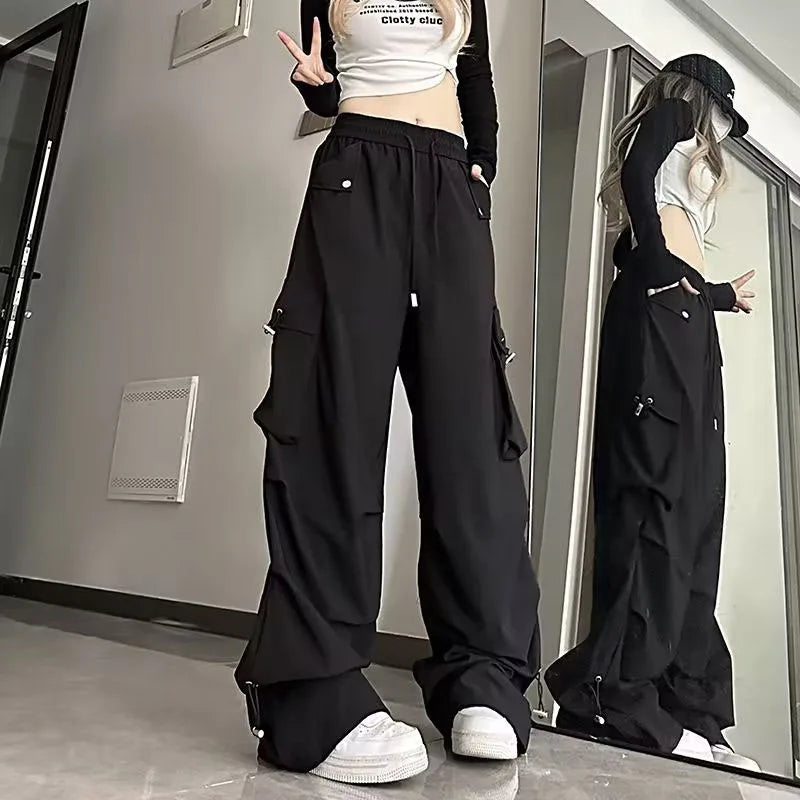 Black Parachute Pants Outfit | Baggy Clothes